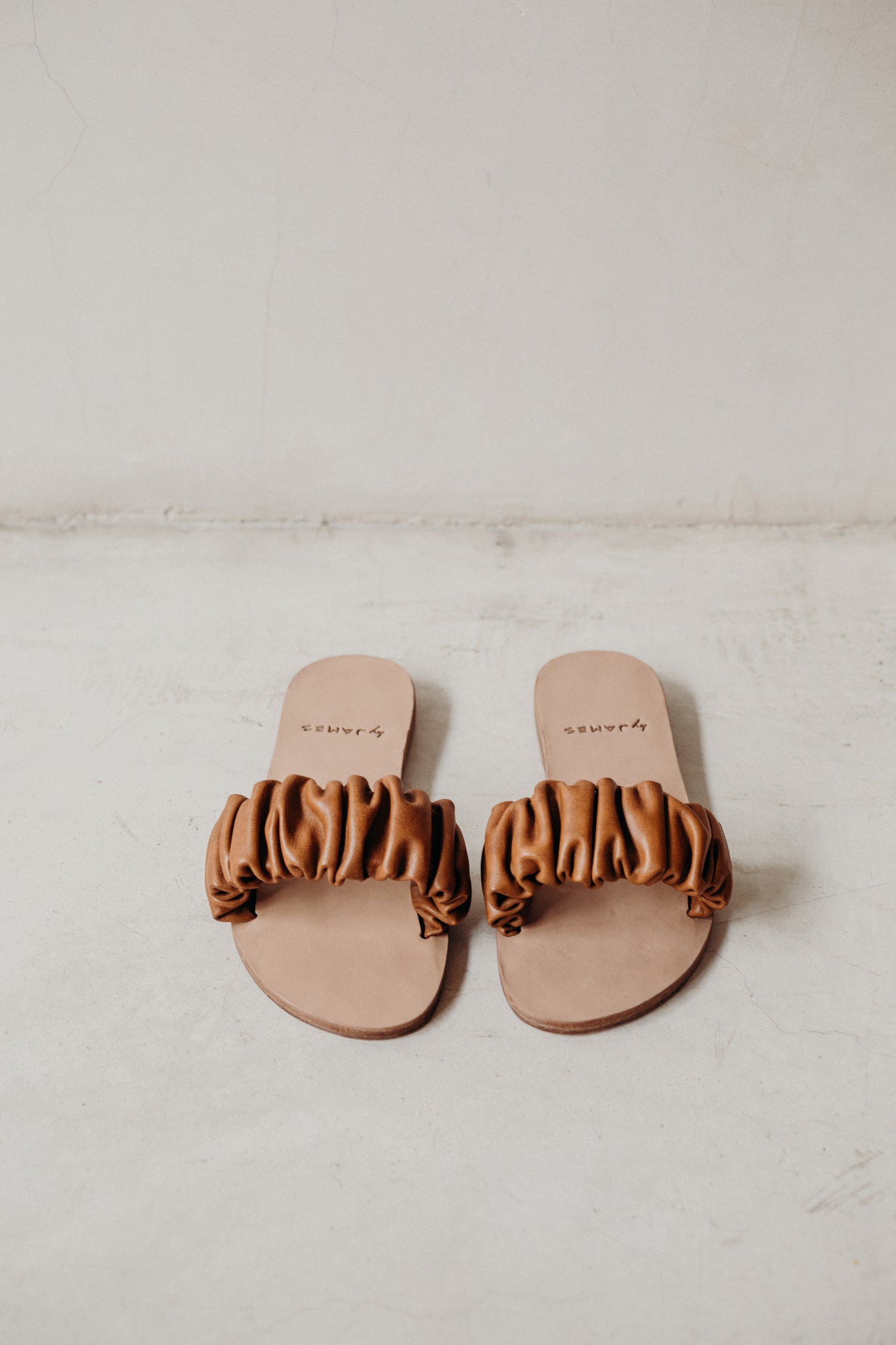 Haylee Scrunch Sandal – byJAMES